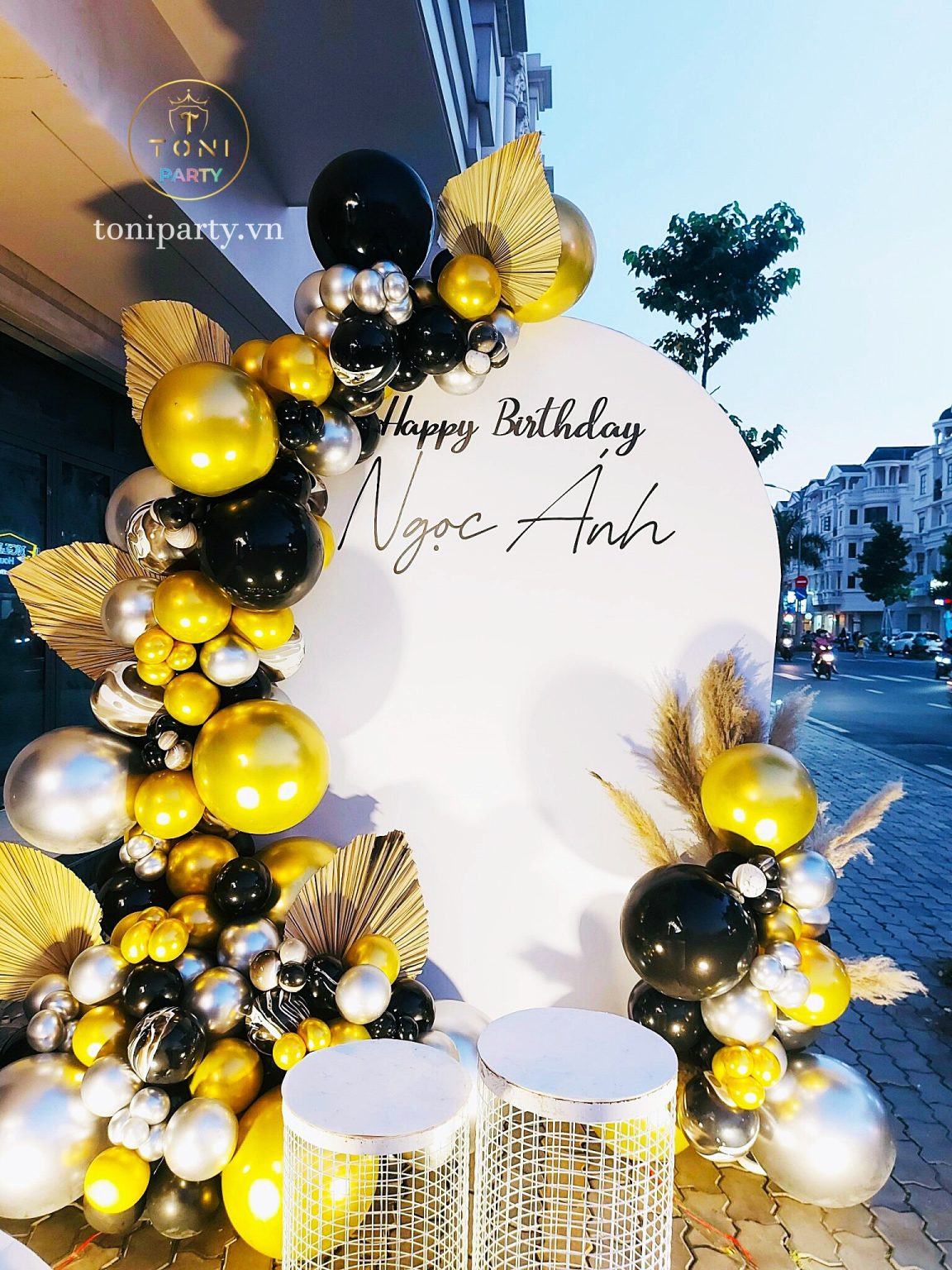 Toni Party cửa hàng bán phụ kiện set đồ trang trí sinh nhật