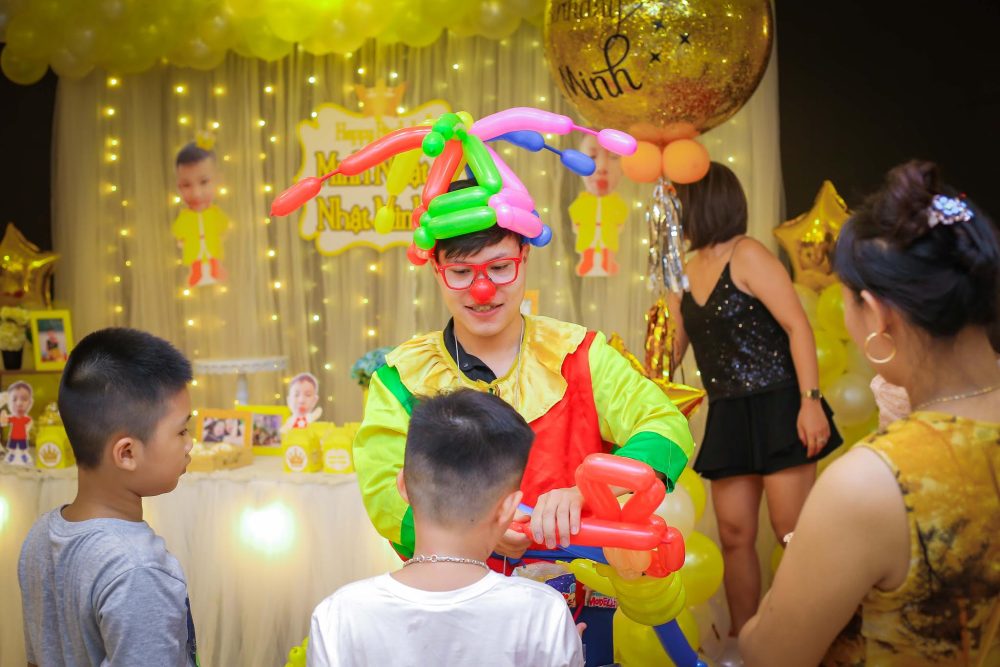 Dịch Vụ Thuê Chú Hề Ảo Thuật Sinh Nhật Chuyên Nghiệp